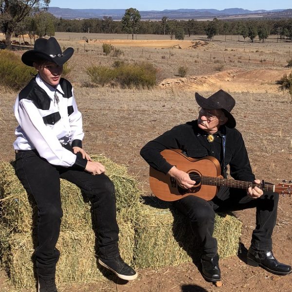 First Visitors to the Memory Barn - Reg Lindsay | Official Website